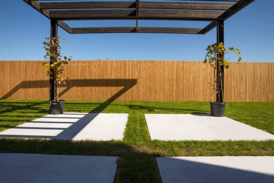 Striking Rhombus Timber Fencing | Abodo